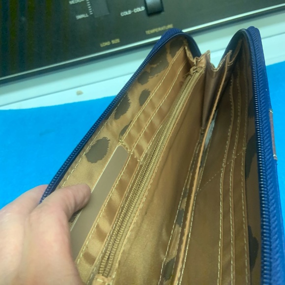 b.o.c. | Bags | Zippered Wallet | Poshmark
